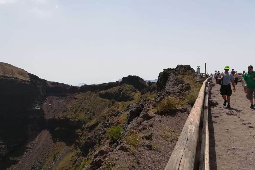Vesuvius tour with shuttle bus | Discover South| Discover South